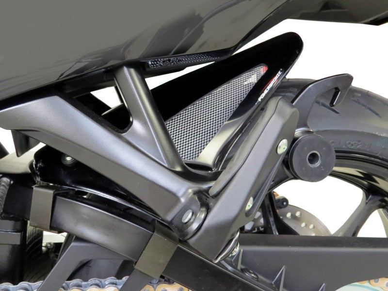Suzuki GSX1300R Hayabusa 21-22 Carbon Look & Silver Mesh Rear Hugger P ...