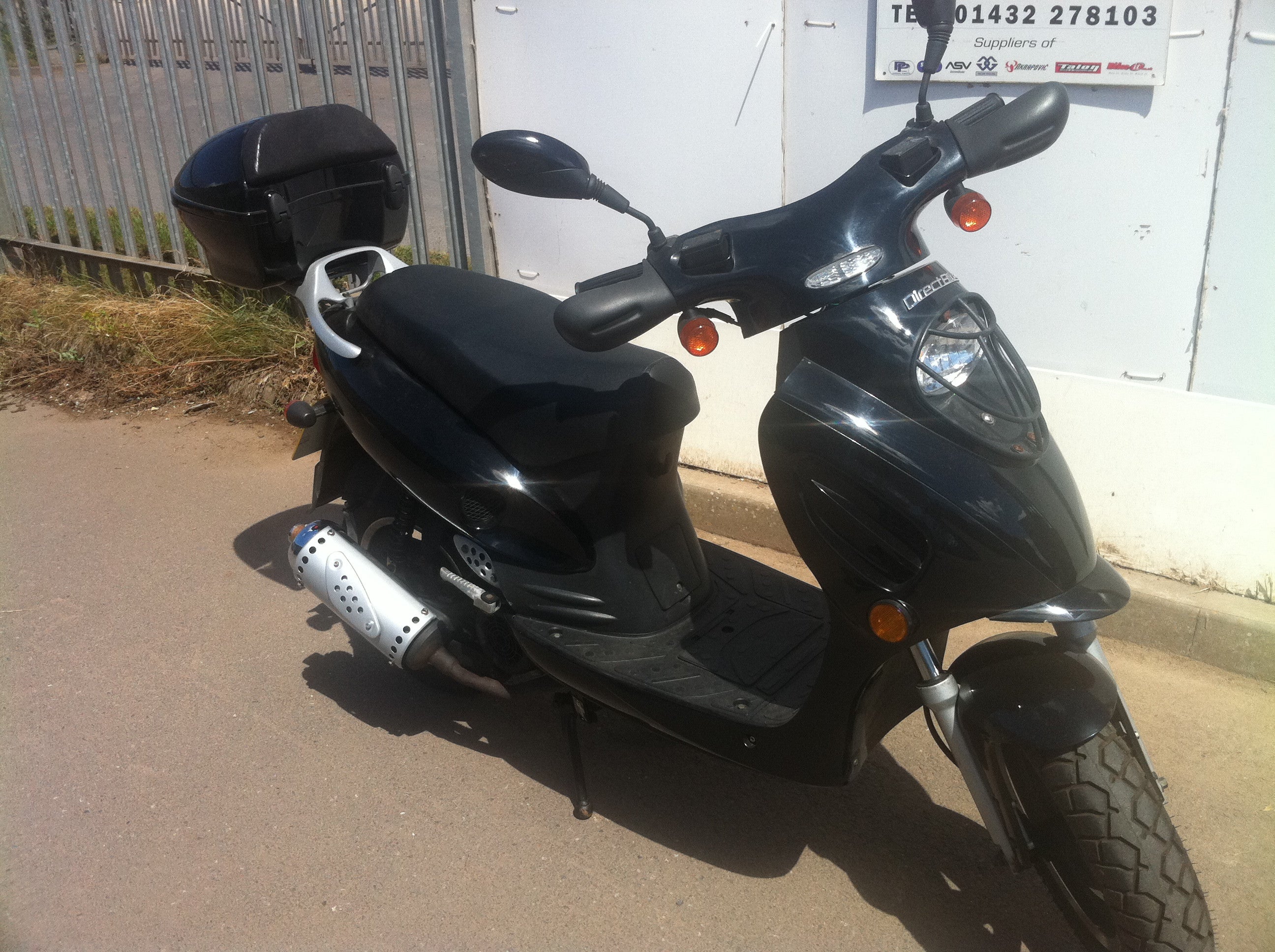 2013 Direct Bikes 125 cc Sports Scooter | STP Racing Products